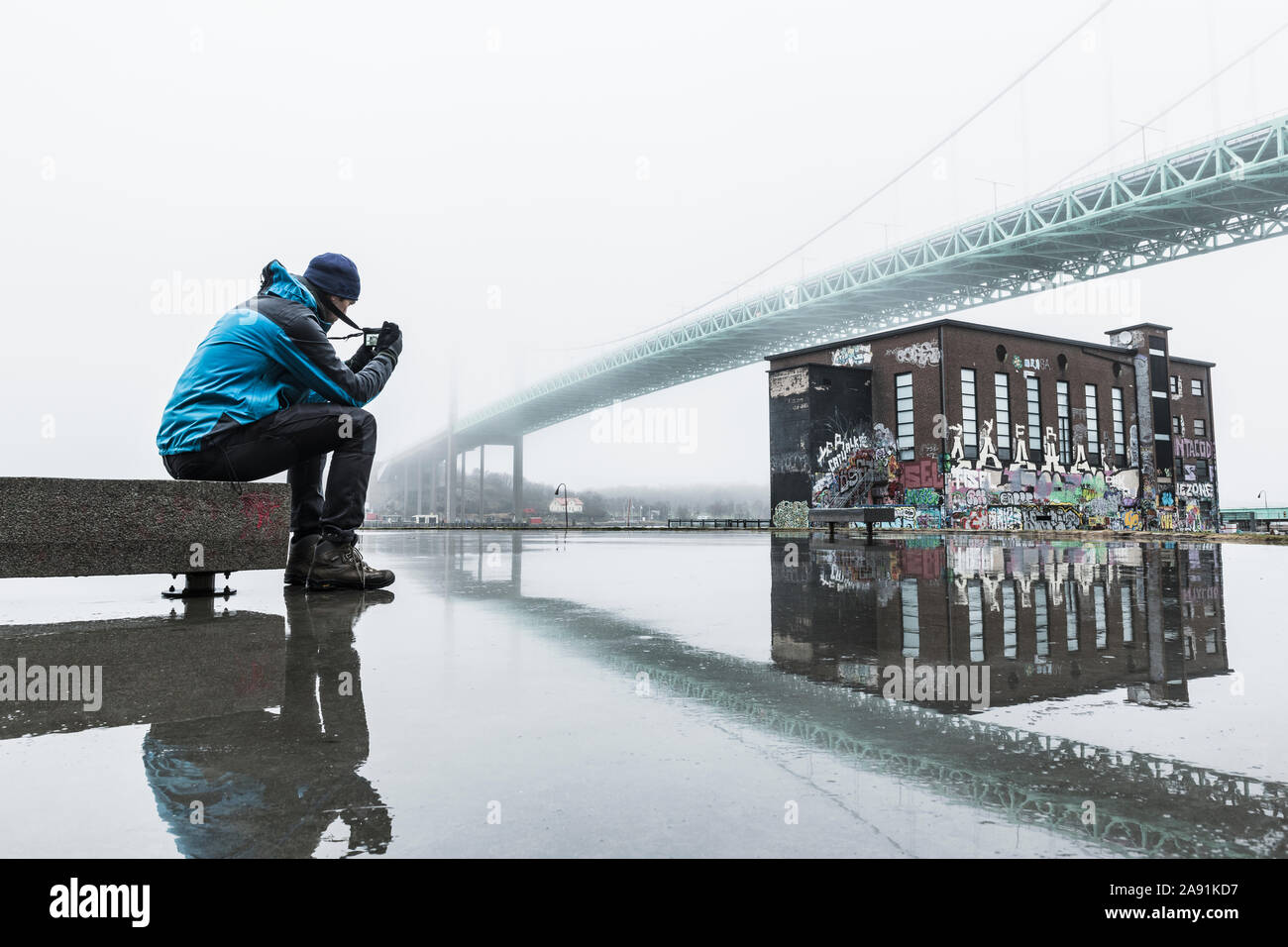 Photographing graffiti hi-res stock photography and images - Alamy