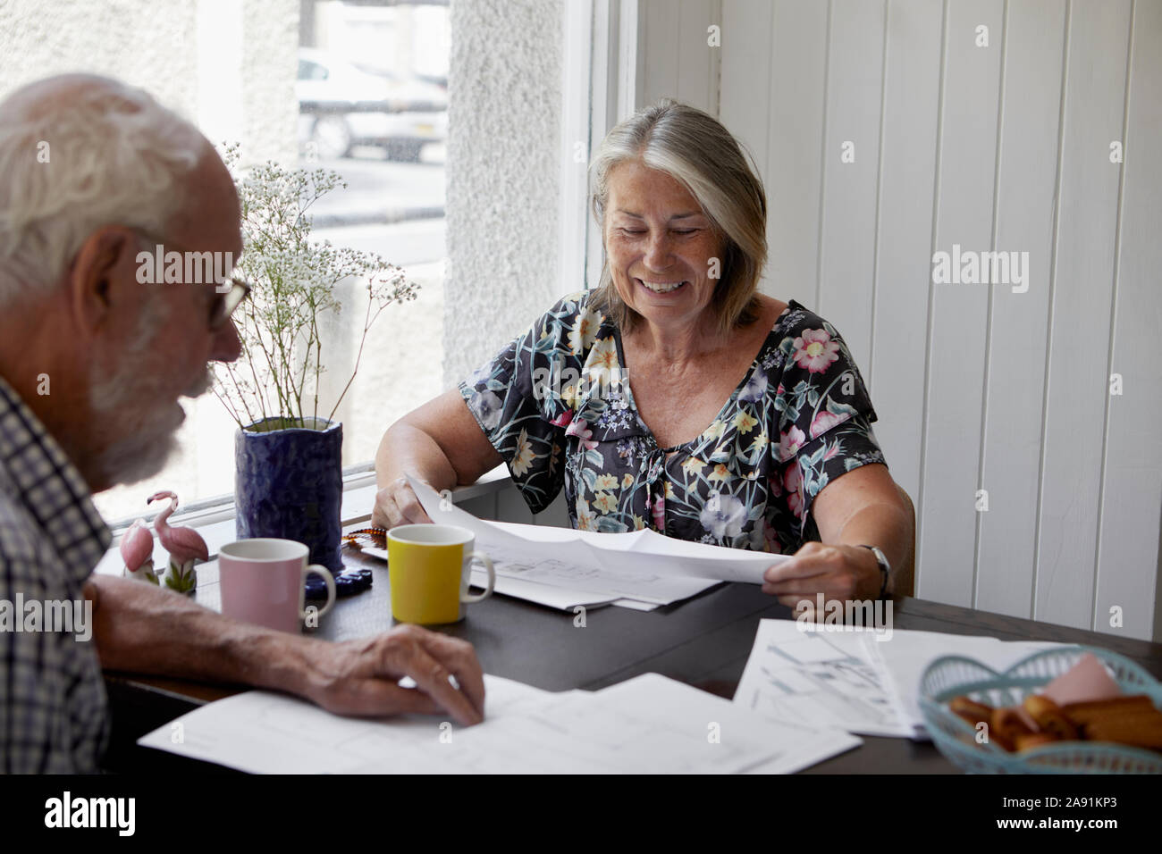 Senior couple doing paperwork Stock Photo - Alamy Senior couple doing paperwork Stock Photo - Alamy