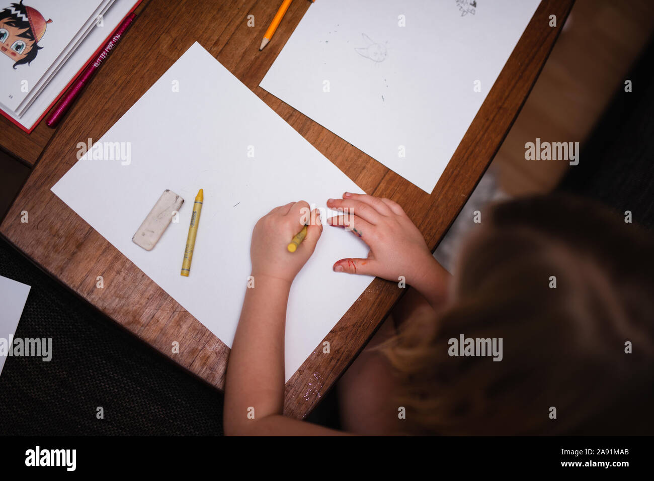 Child drawing hand only hi-res stock photography and images - Alamy
