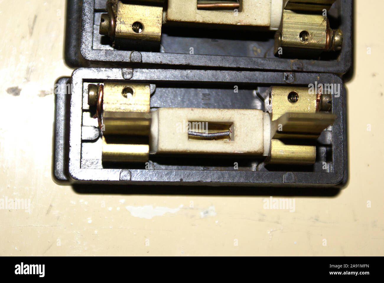 Faulty electrics hi-res stock photography and images - Alamy