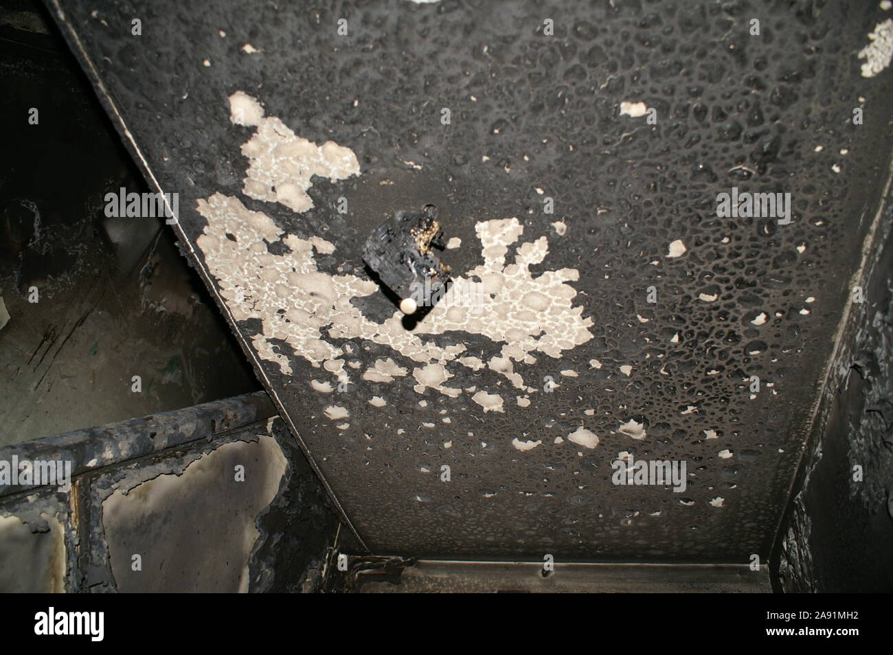 Fire damaged house hi-res stock photography and images - Alamy