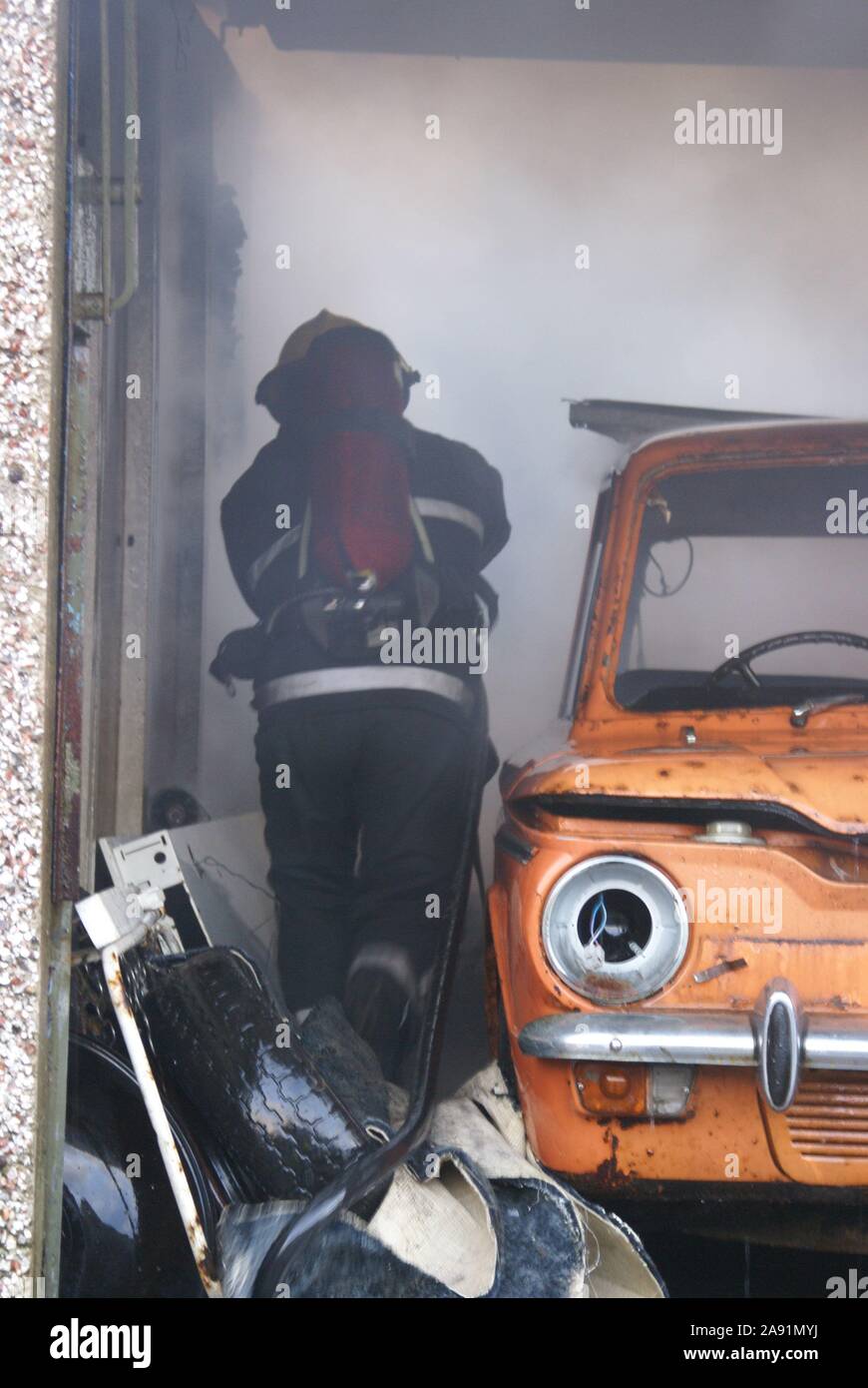 Car explosion fire flames hi-res stock photography and images - Alamy