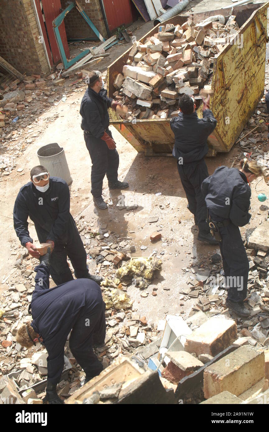 Crime scene investigators hi-res stock photography and images - Alamy