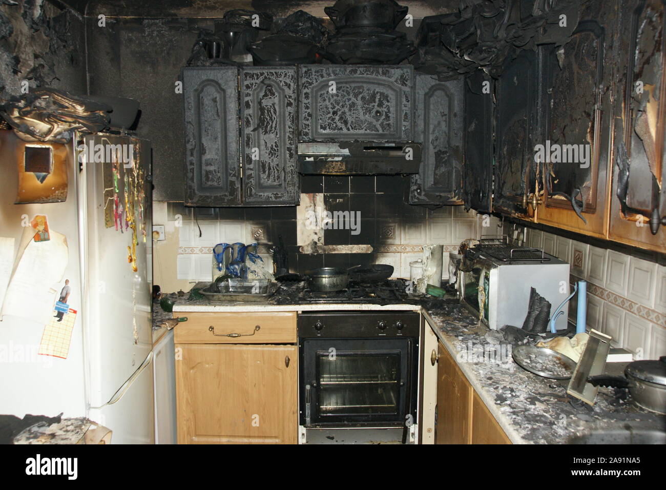 Kitchen house fire hi-res stock photography and images - Alamy