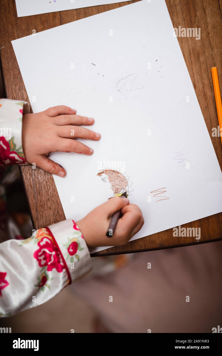 Child drawing hand only hi-res stock photography and images - Alamy