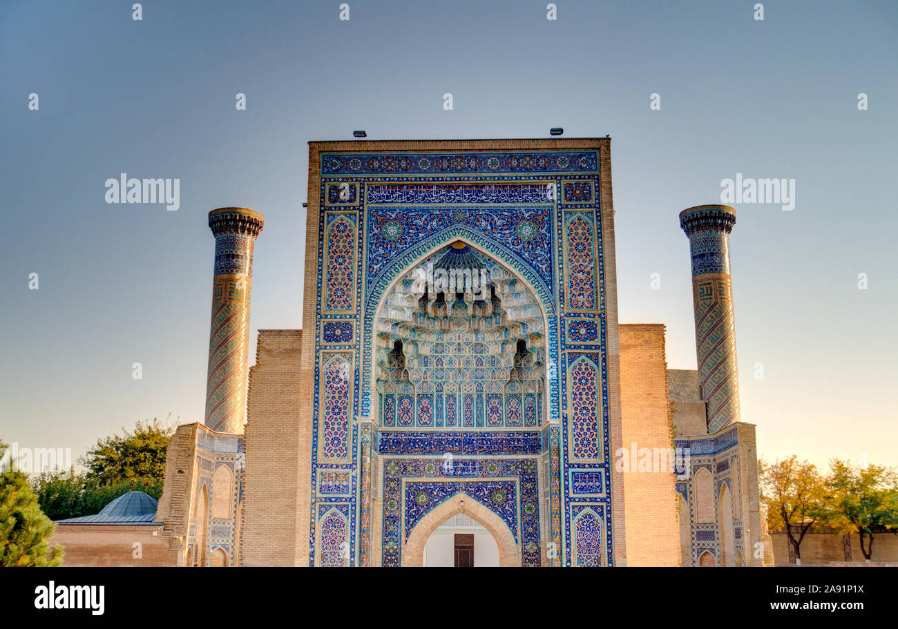 Tomb of timur hi-res stock photography and images - Alamy