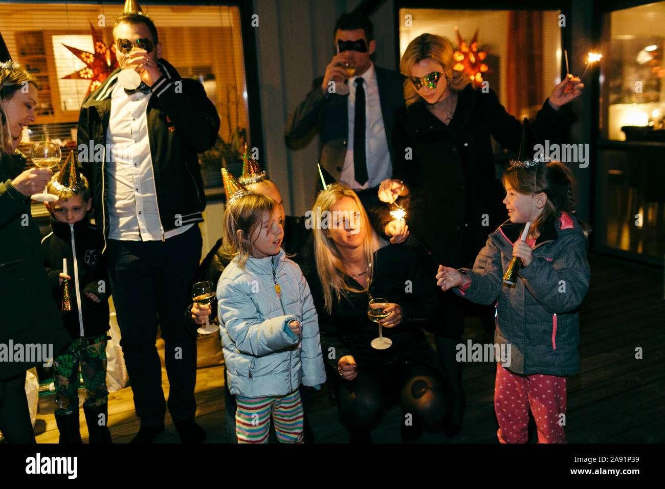 Girls with parents hi-res stock photography and images - Alamy