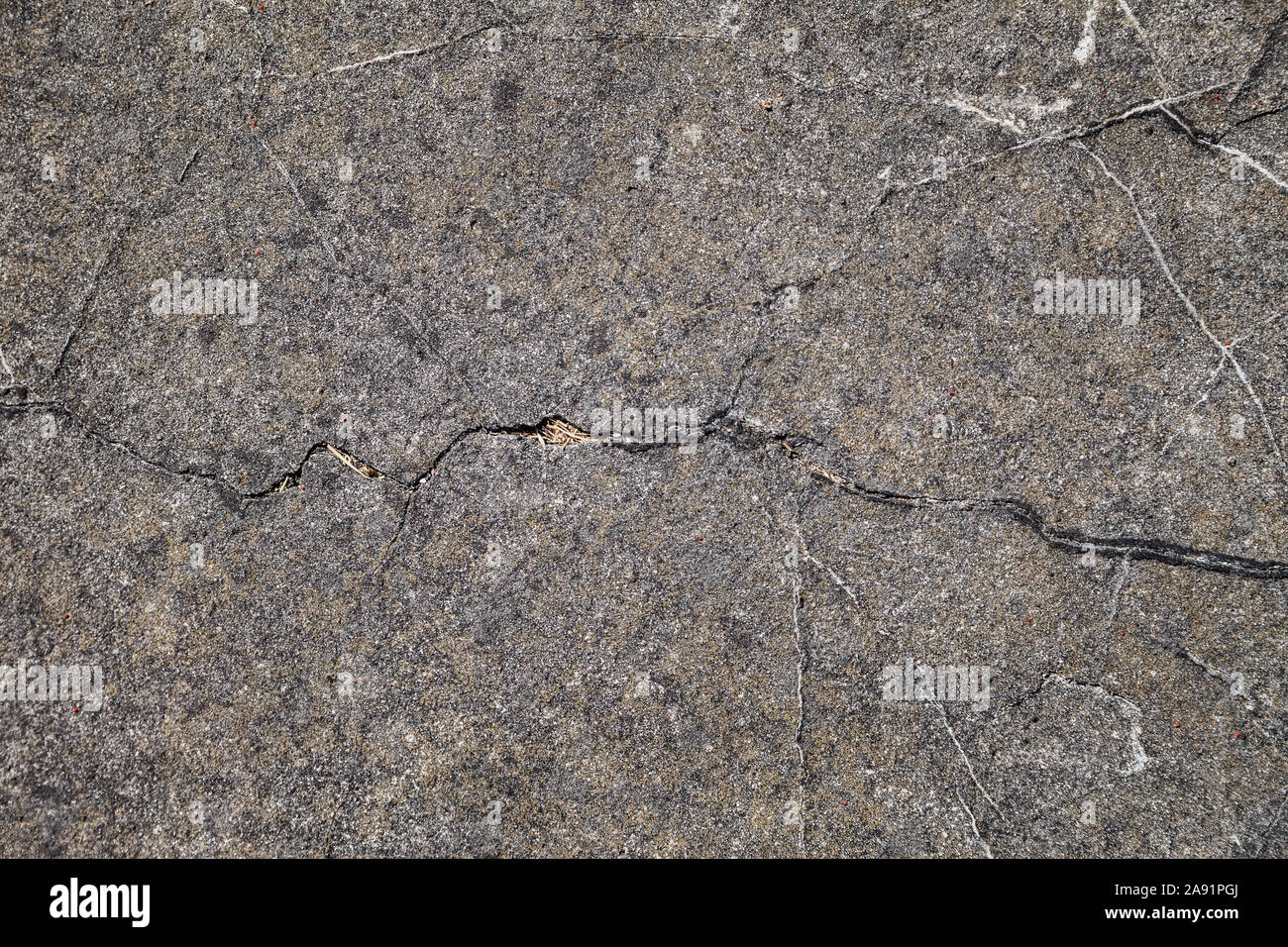 Weathered concrete wall with cracks Stock Photo - Alamy
