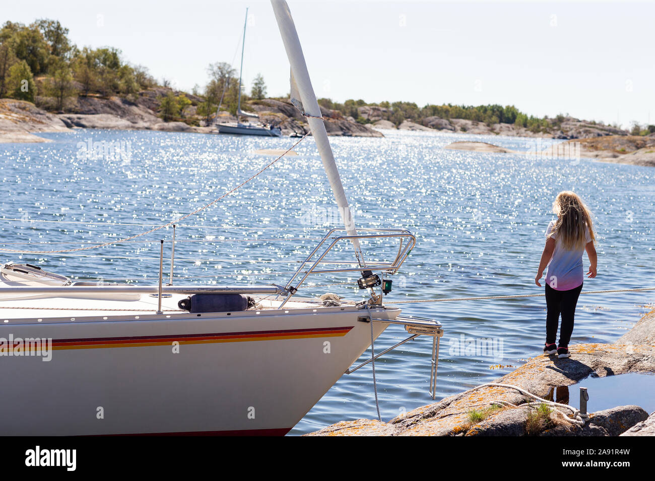 Sailing girls hi-res stock photography and images - Alamy