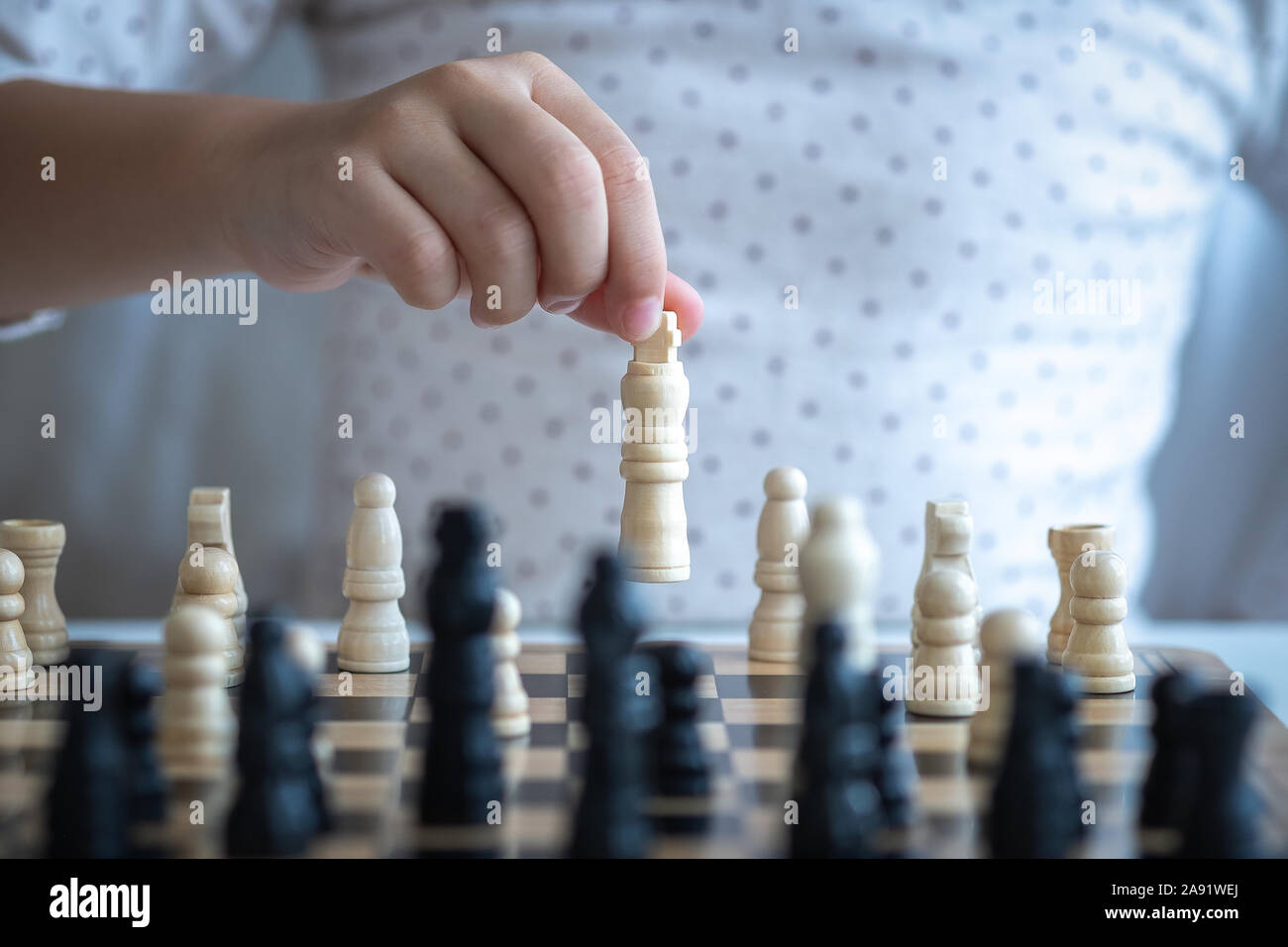 Learning how to play chess hi-res stock photography and images - Alamy