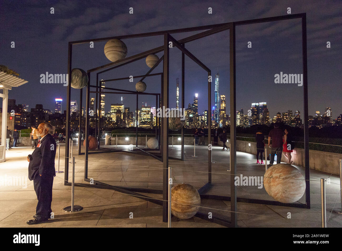 Met Museum New York Roof High Resolution Stock Photography and Images ...