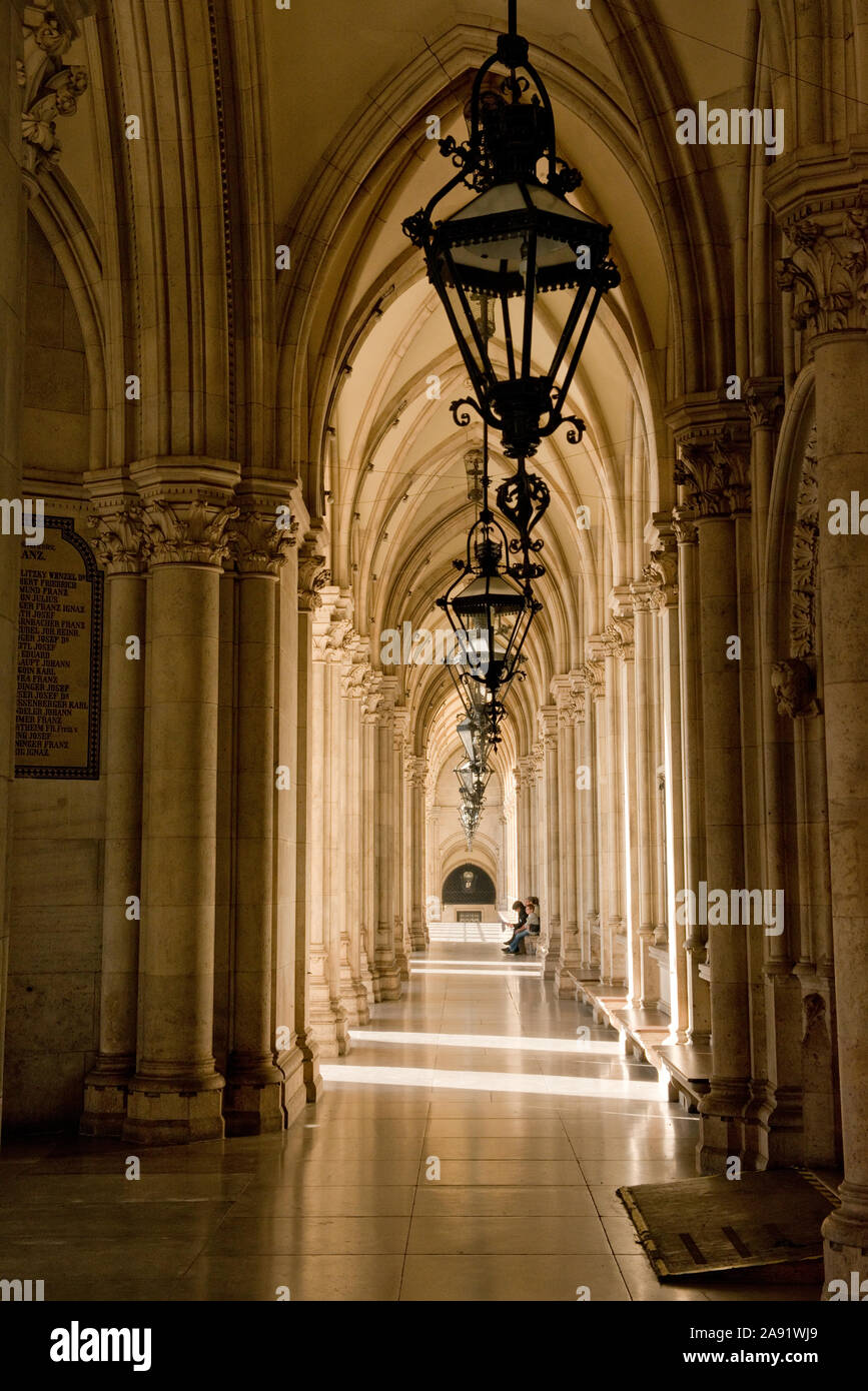 Vaulted ceiling detail hi-res stock photography and images - Alamy