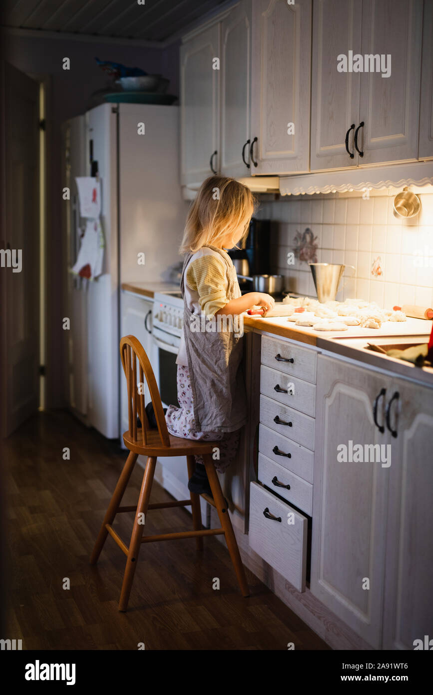Image of baking hi-res stock photography and images - Alamy