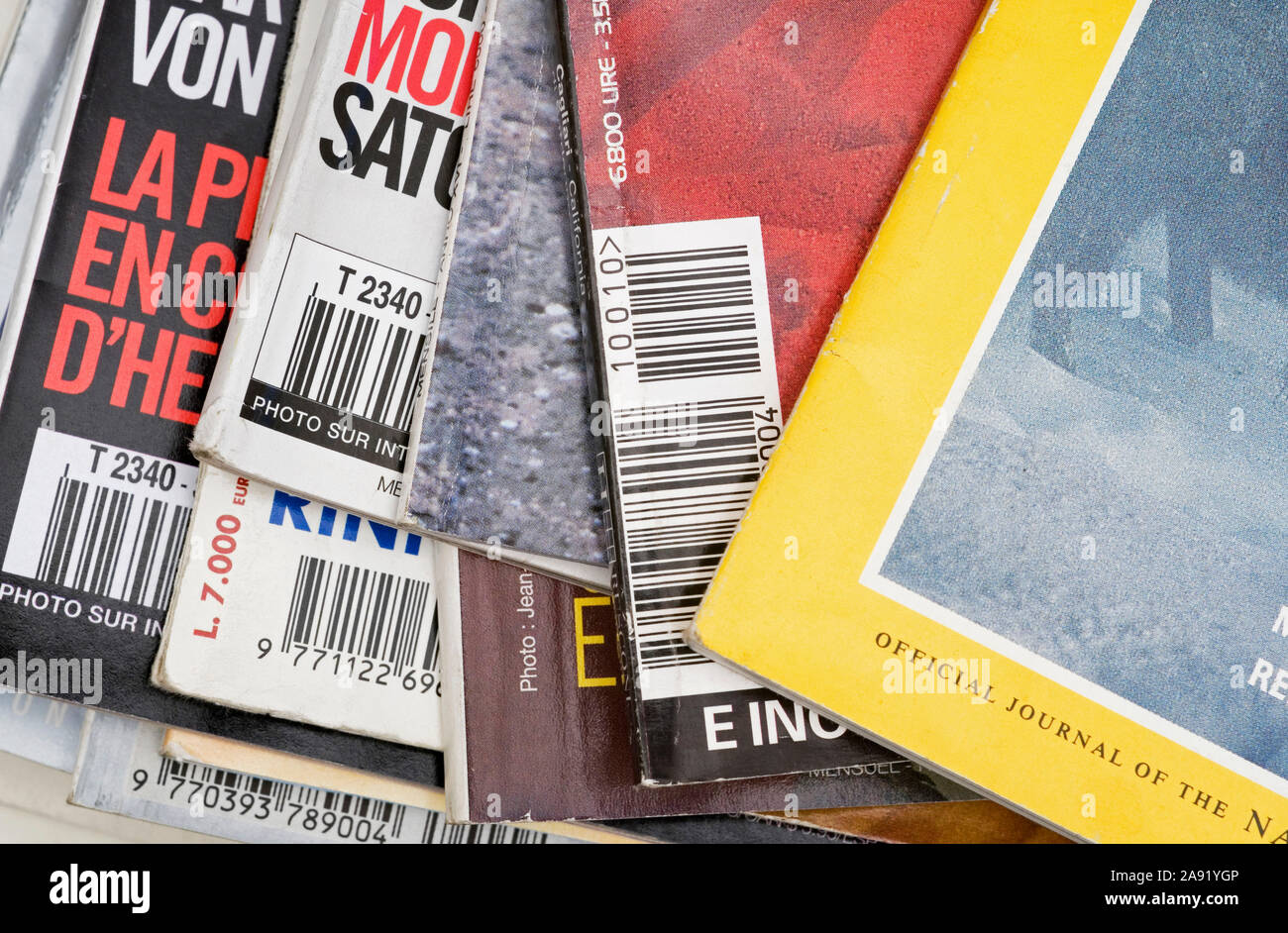 Old Magazines High Resolution Stock Photography and Images - Alamy