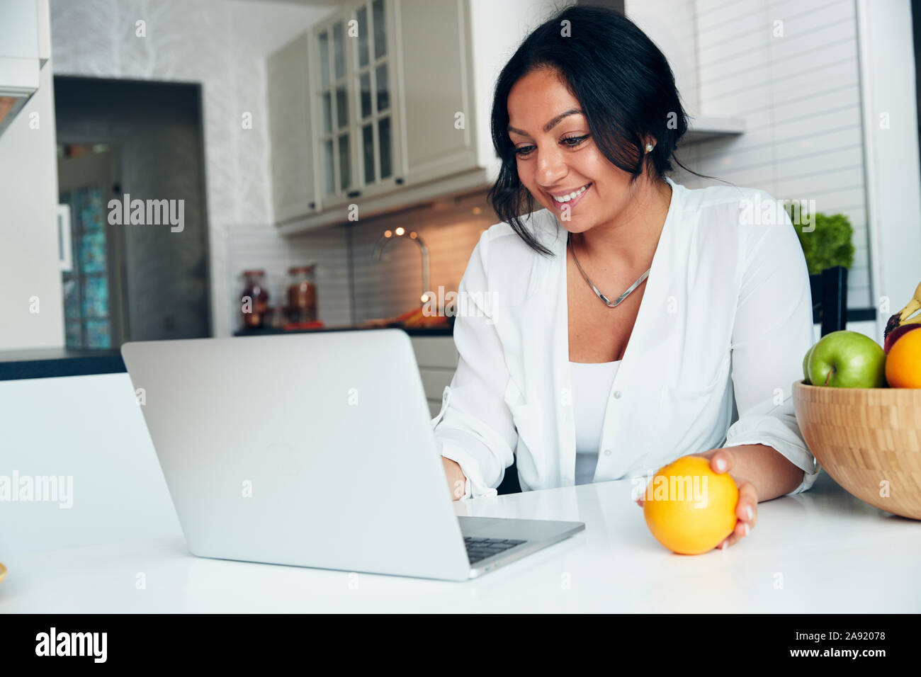 Fruit and vegetables kitchen hi-res stock photography and images - Alamy