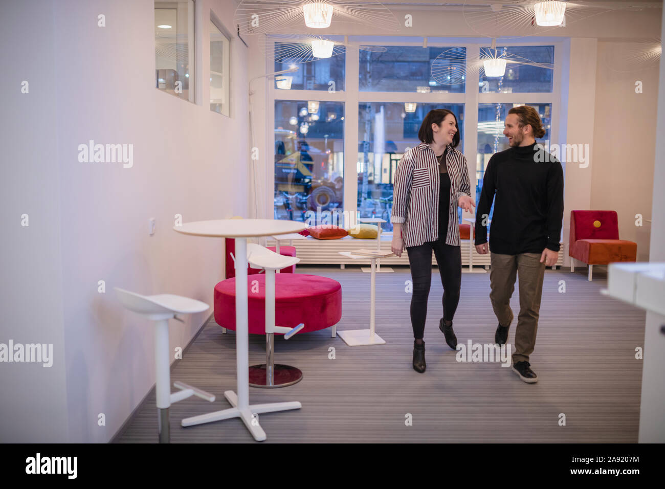 Two colleagues environment hi-res stock photography and images - Alamy