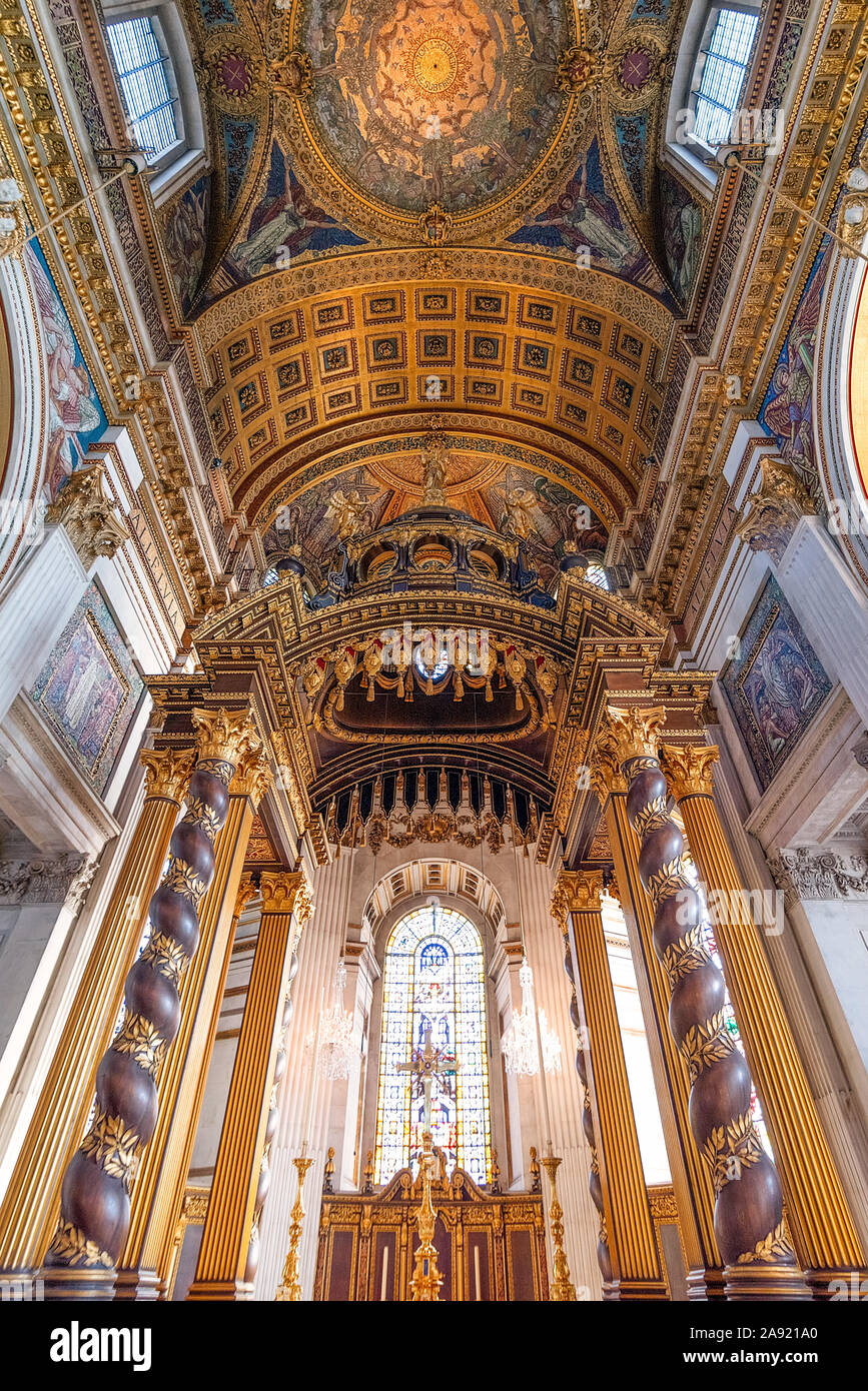 High altar st pauls cathedral hi-res stock photography and images - Alamy