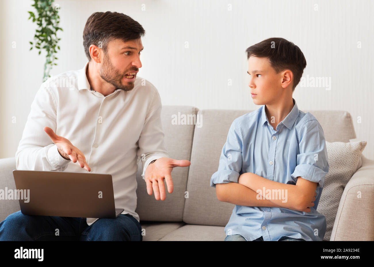 Parent discipline child yelling hi-res stock photography and images - Alamy