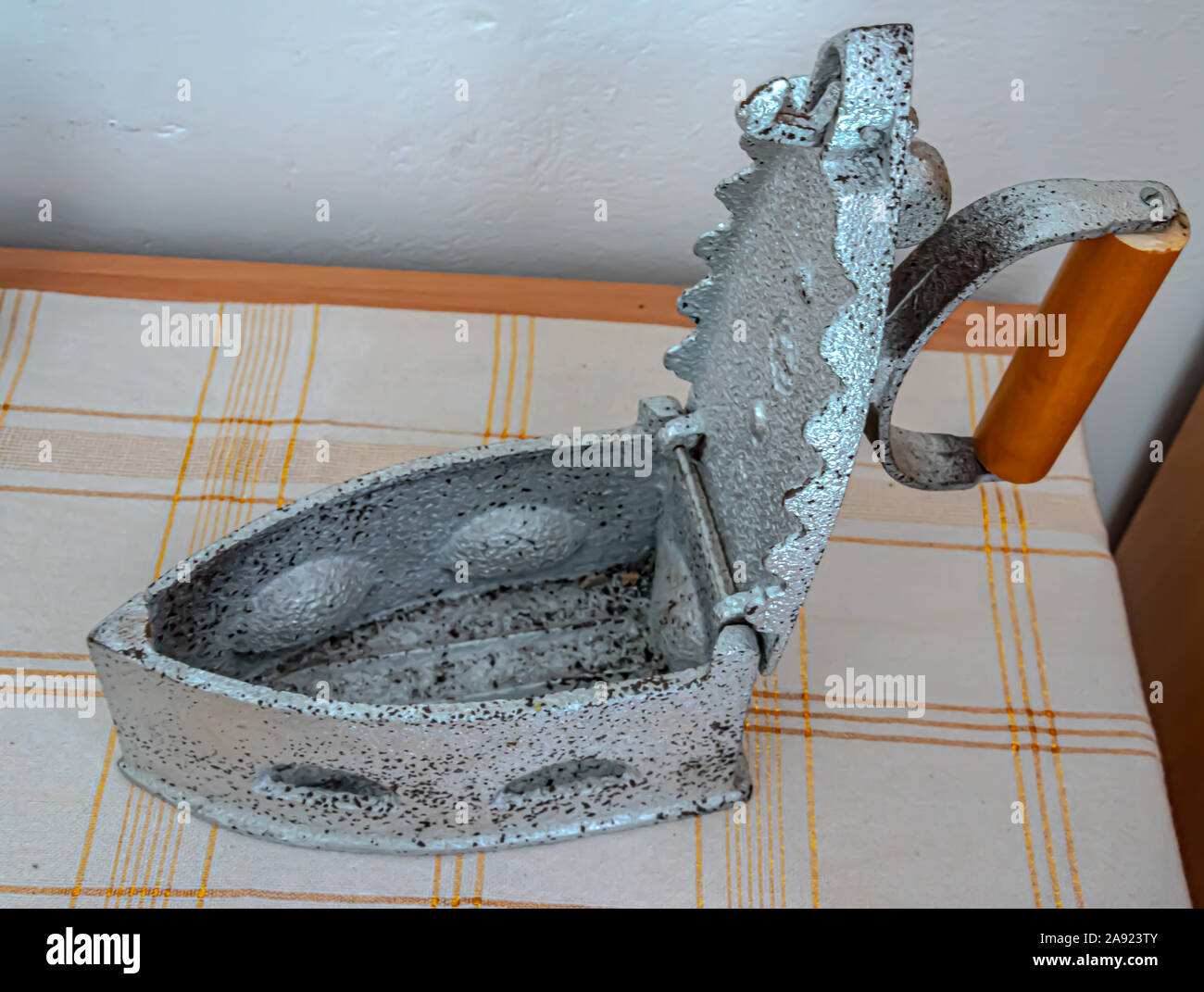 Coal clothing hi-res stock photography and images - Alamy