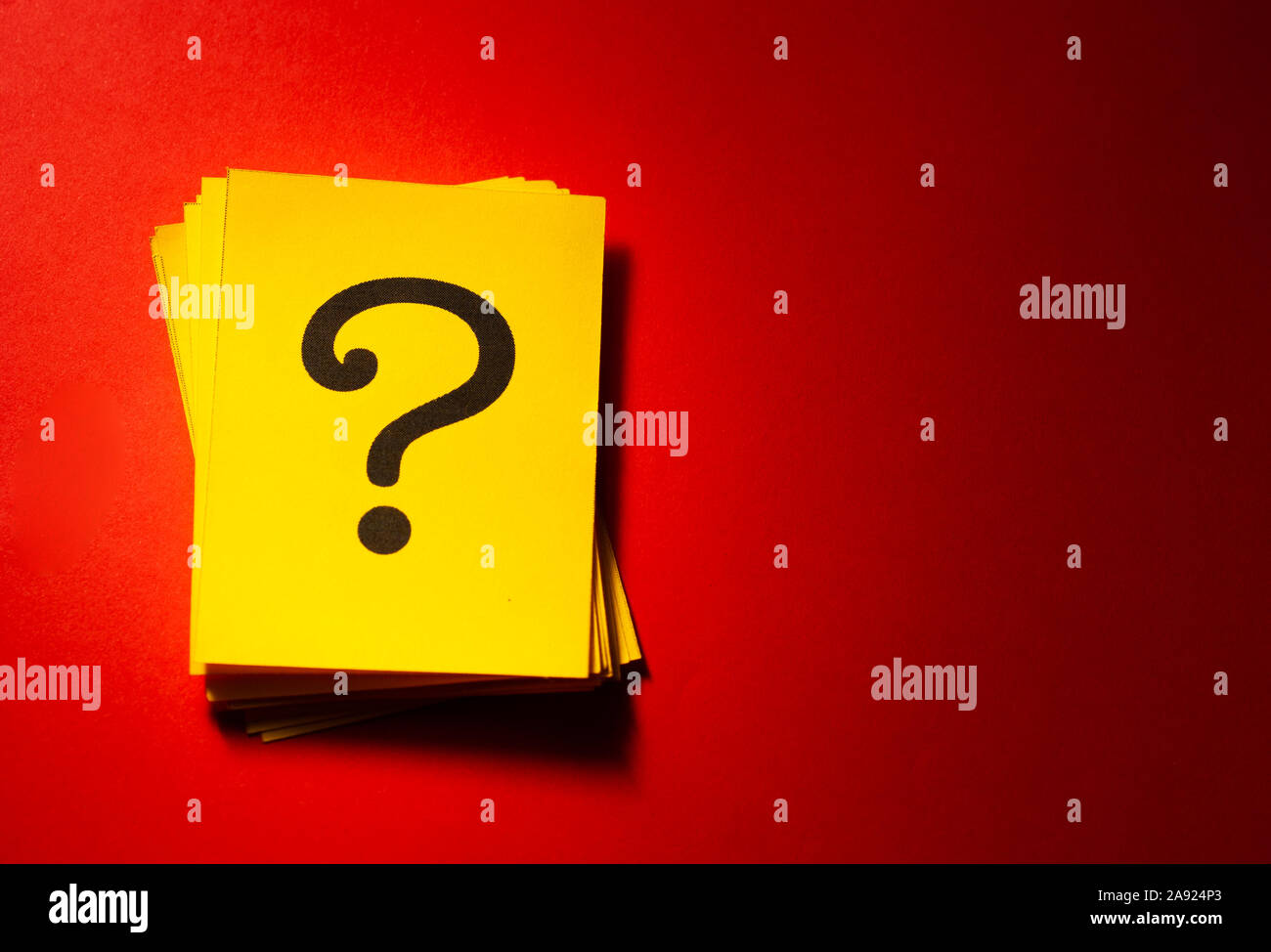 Yellow question mark hi-res stock photography and images - Alamy