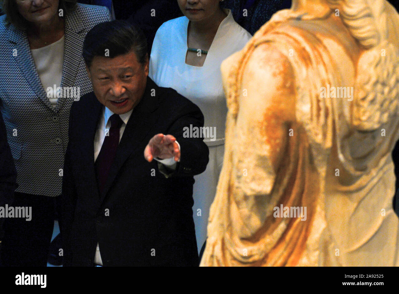 Xi jinping china statue hi-res stock photography and images - Alamy