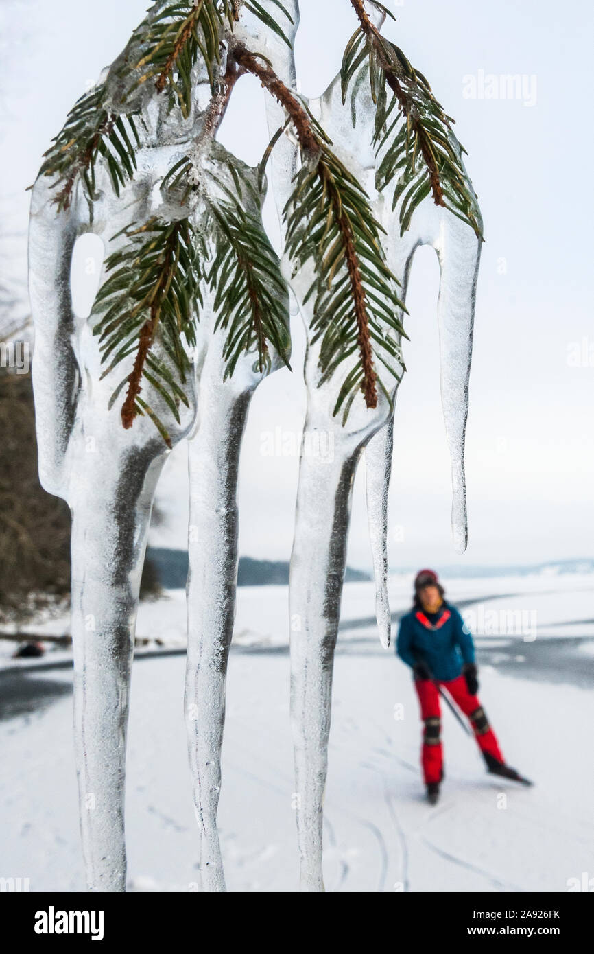 Skater on ice hi-res stock photography and images - Alamy