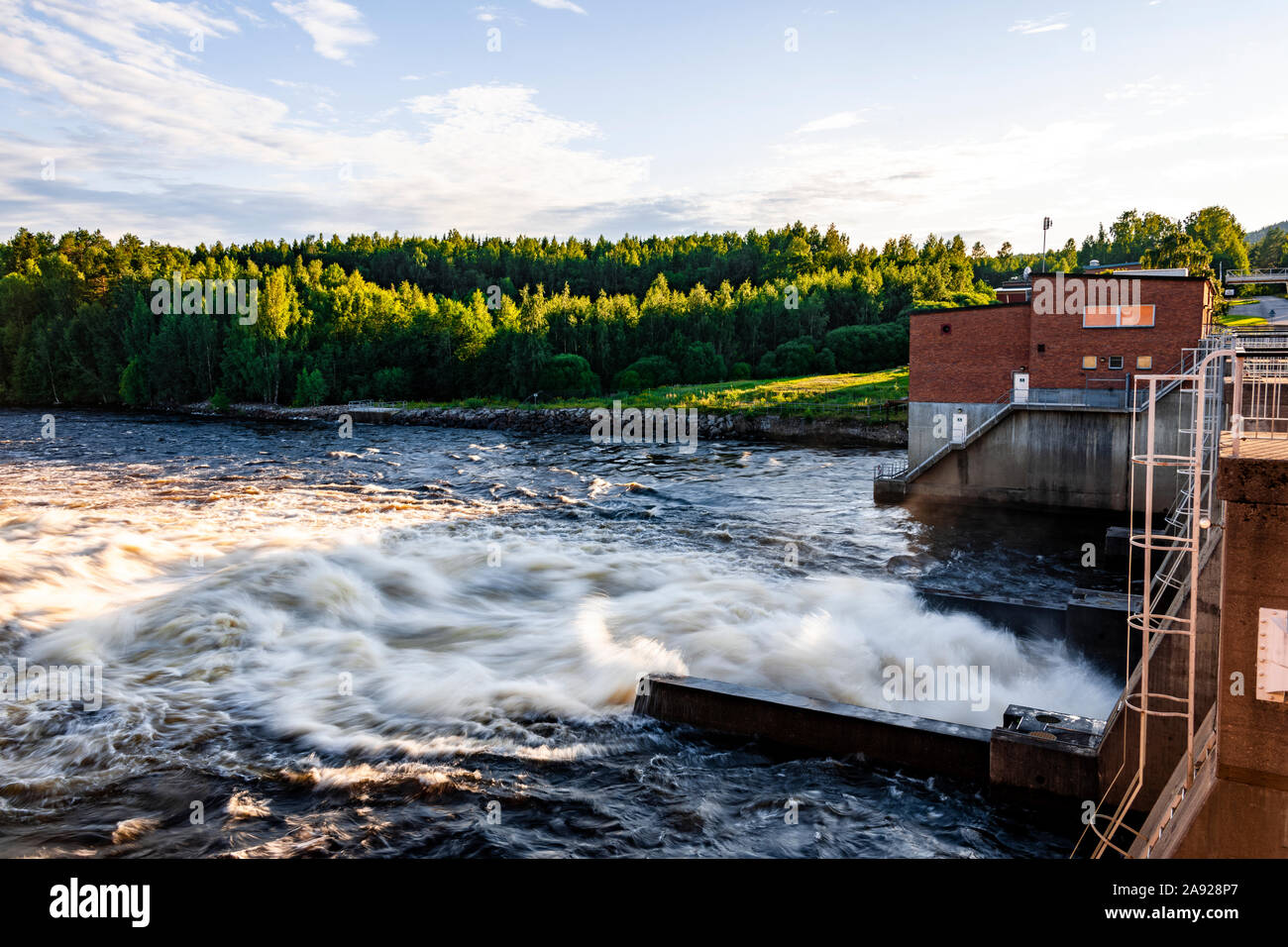 Dam horizontal view hi-res stock photography and images - Alamy