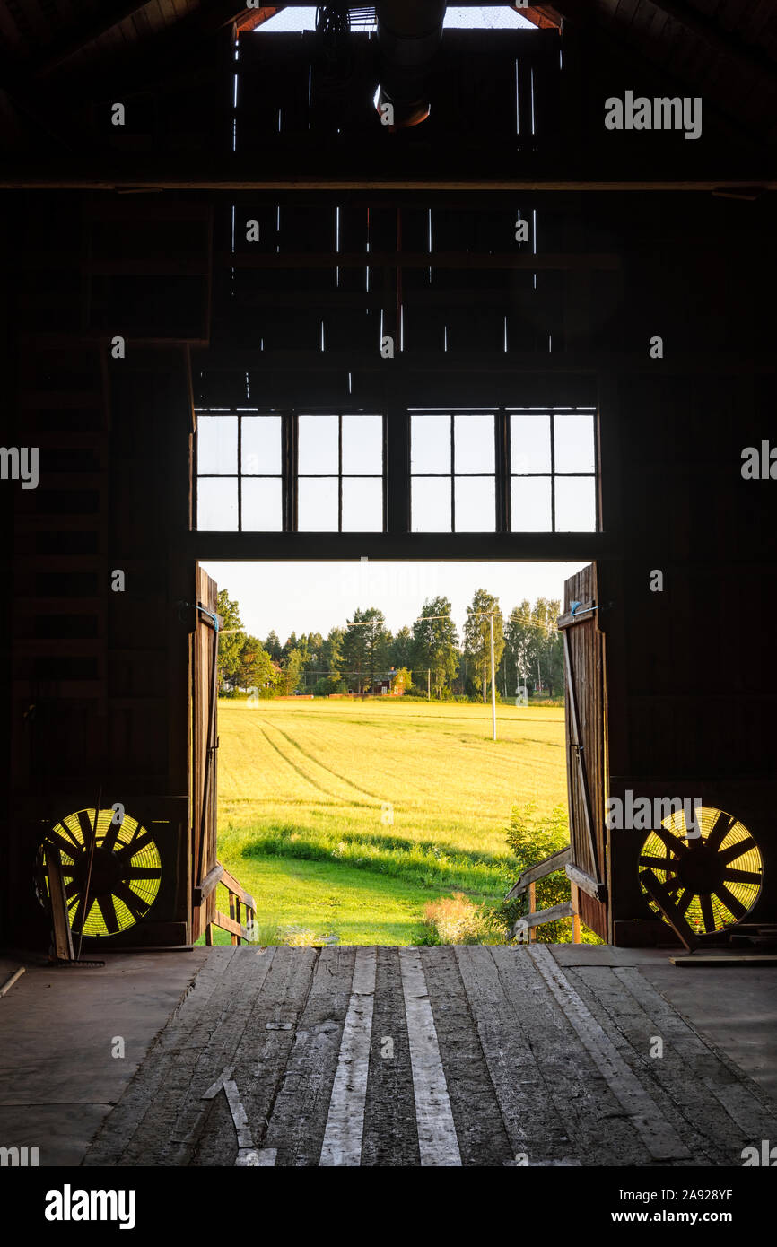 Corn field barn hi-res stock photography and images - Alamy