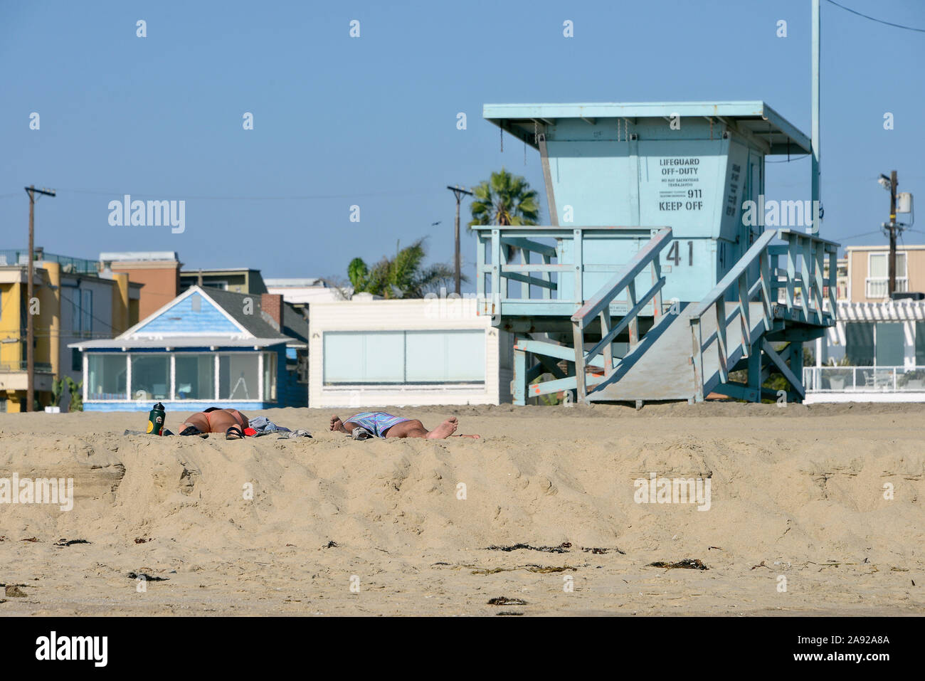 Lifeguard post on the beach of Playa del Rey, Los Angeles, California ...