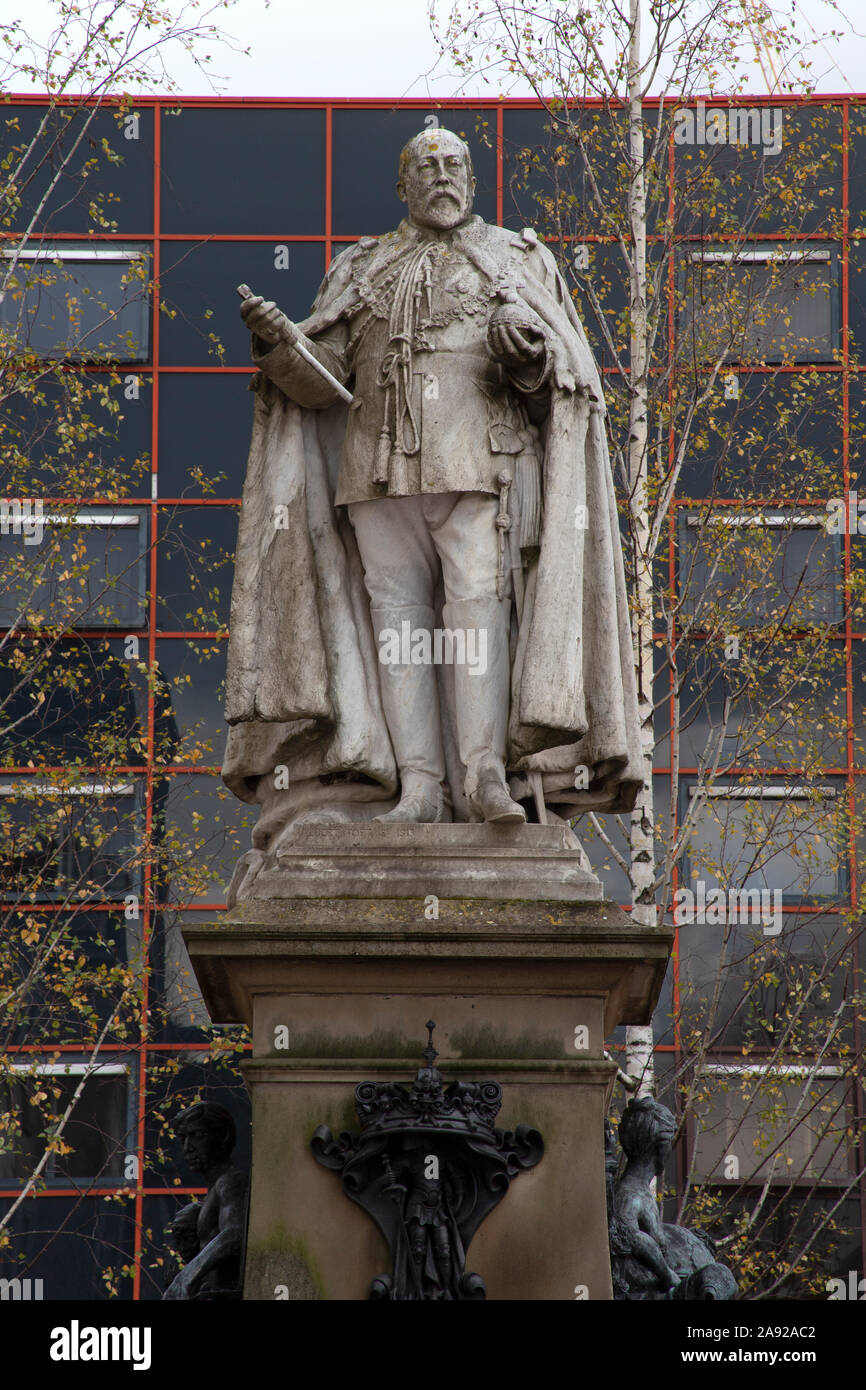 King Edward VII Memorial statue, Centenary Square, Birmingham, England ...