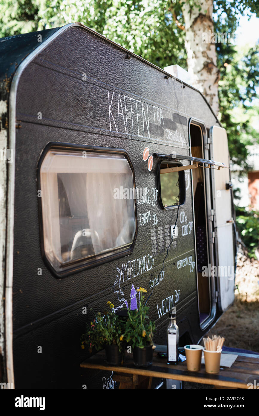 Caravan cafe hi-res stock photography and images - Alamy