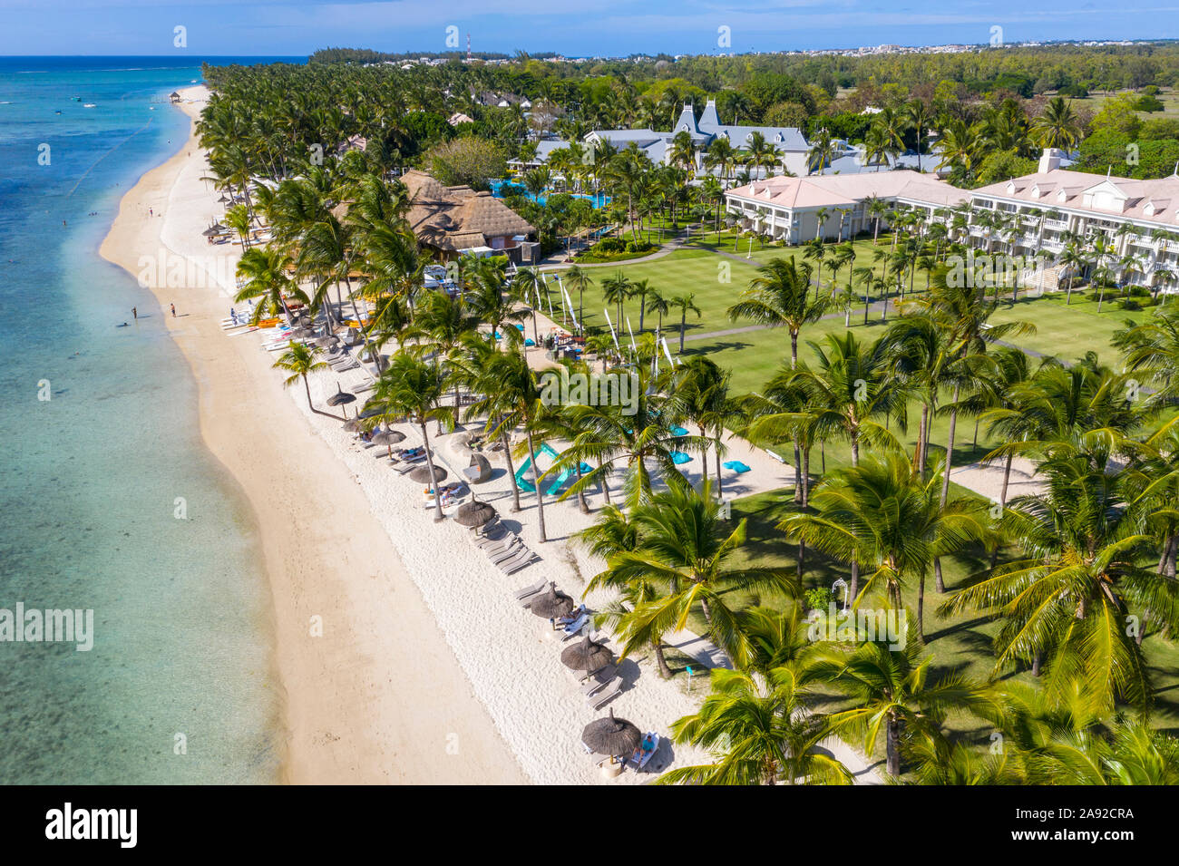 Sandy beach day hi-res stock photography and images - Alamy