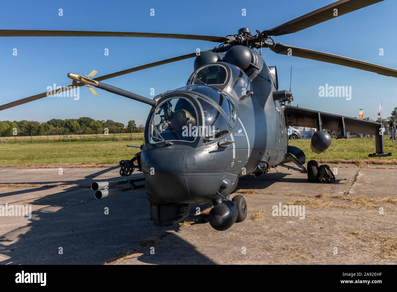Hungarian mil mi 24 hind helicopter hi-res stock photography and images ...