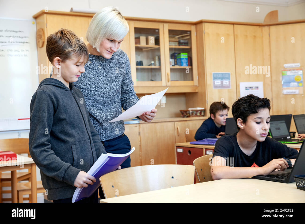 Preschool classroom children table hi-res stock photography and images ...