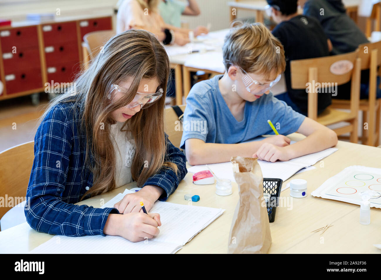 Children and classroom and project hi-res stock photography and images ...