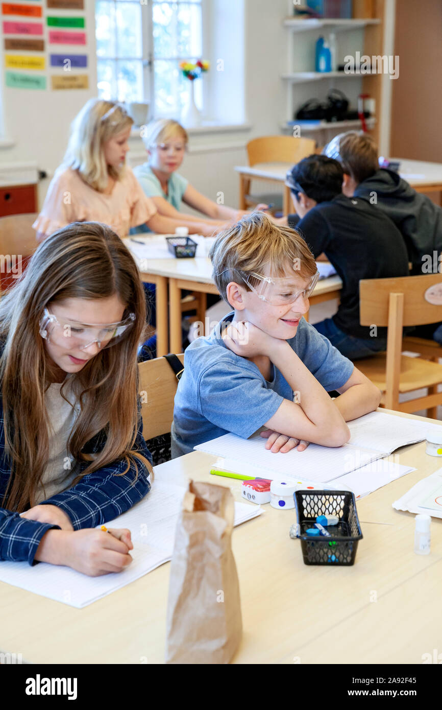 Children in classroom Stock Photo - Alamy