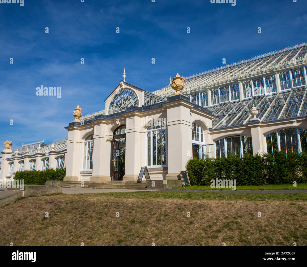 Surrey, UK - September 14th 2019: The iconic Temperate House at Kew ...
