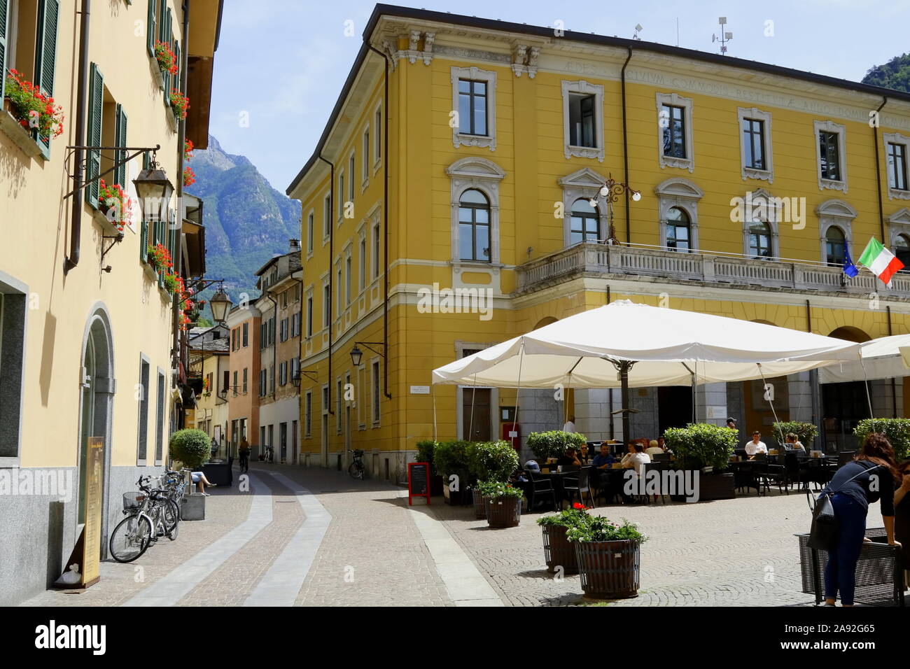 Historische Altstadt von Chiavenna Stock Photo - Alamy