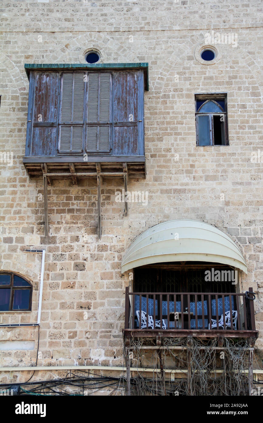 Facade, windows and shutters in Aleppo Syria Stock Photo - Alamy