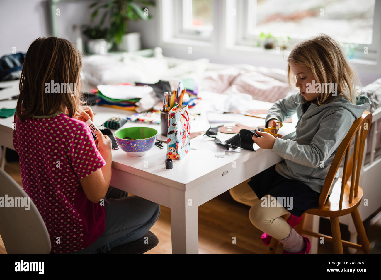 Girls doing craft Stock Photo - Alamy