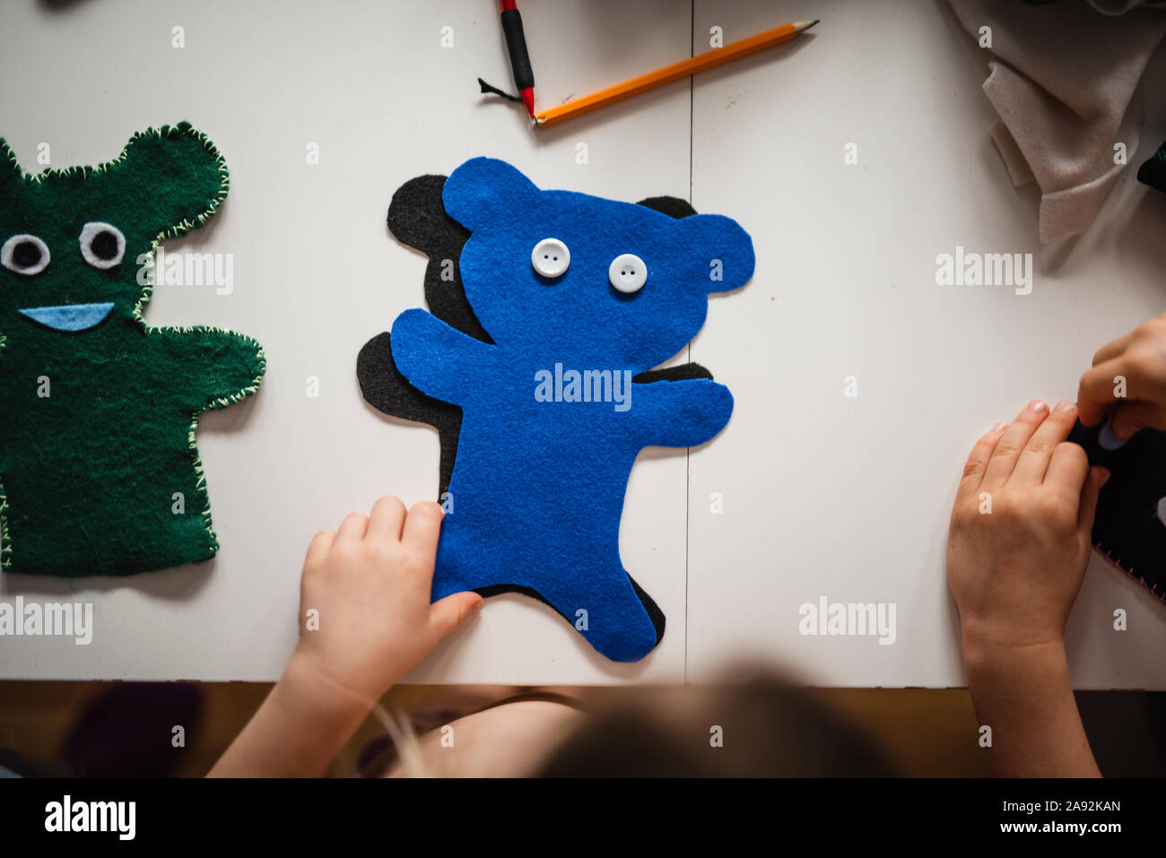 Doing crafts hi-res stock photography and images - Alamy