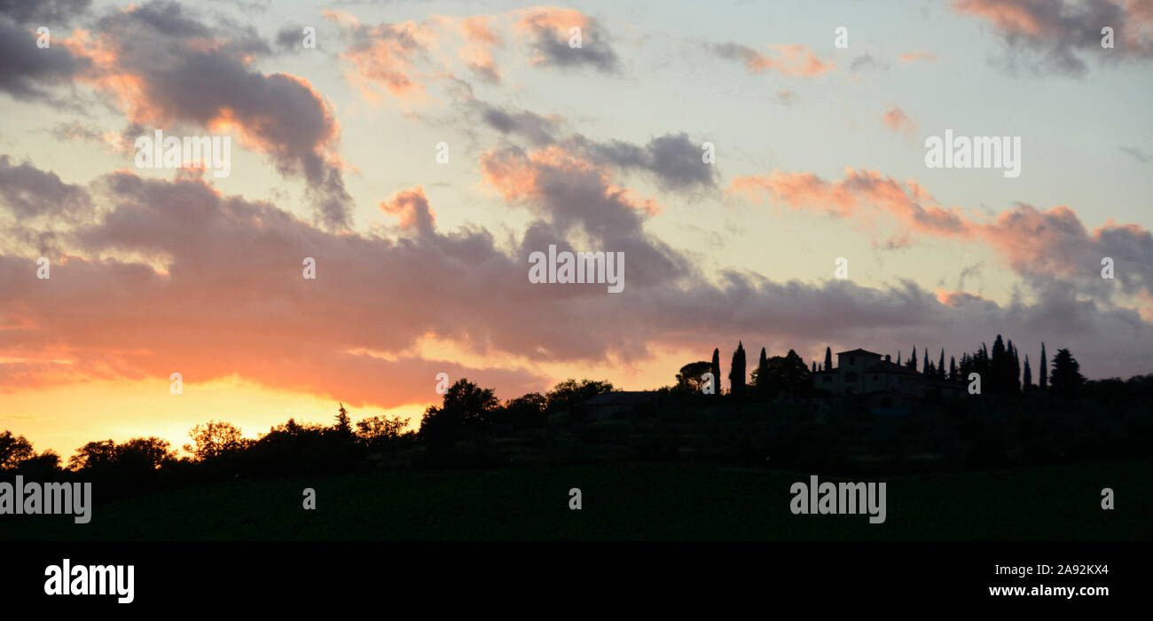 Sunset viewed from San regolo in Brolio, Tuscany Stock Photo - Alamy