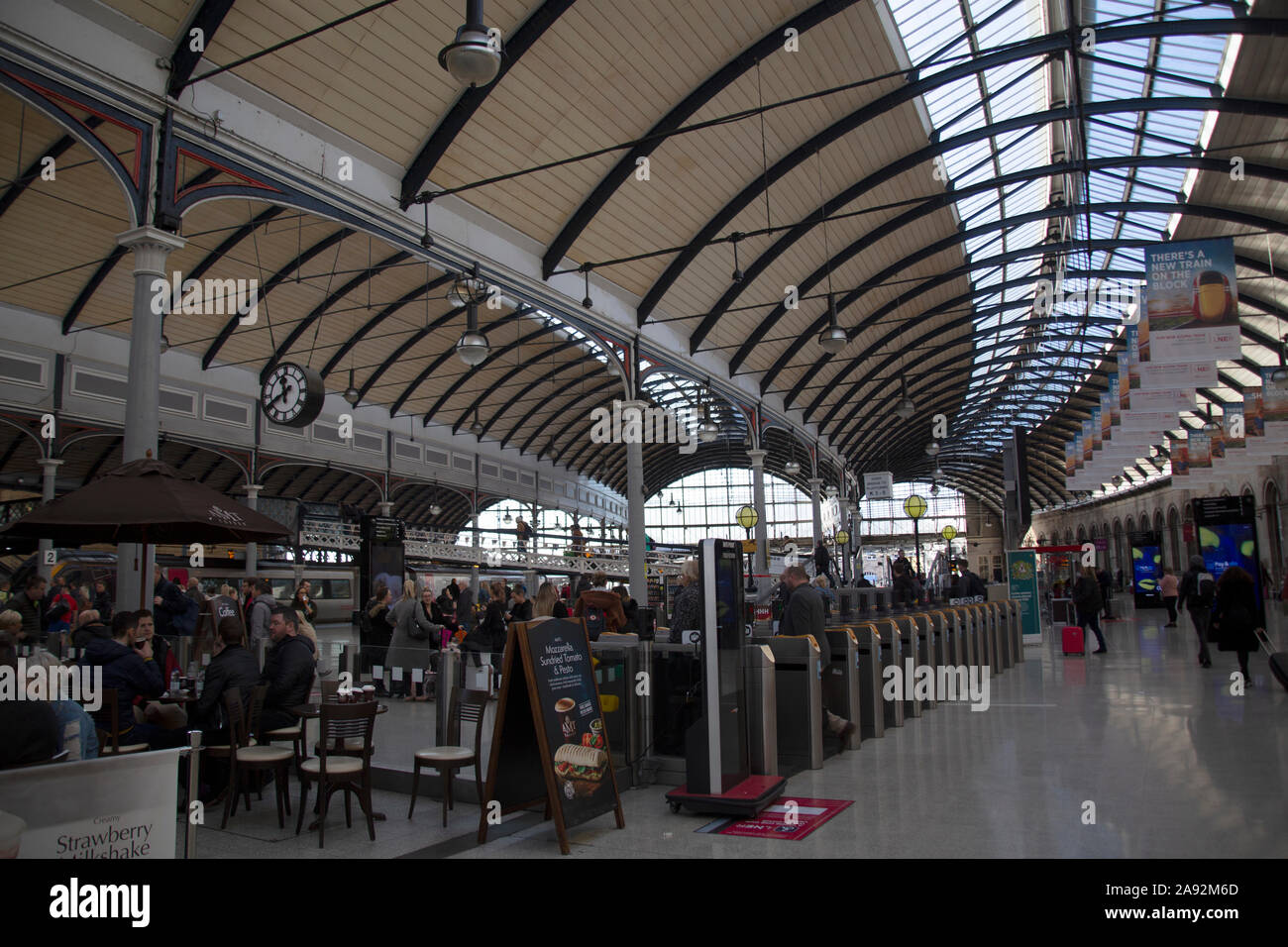 Newcastle railway station, Newcastle upon Tyne, North East England, UK ...