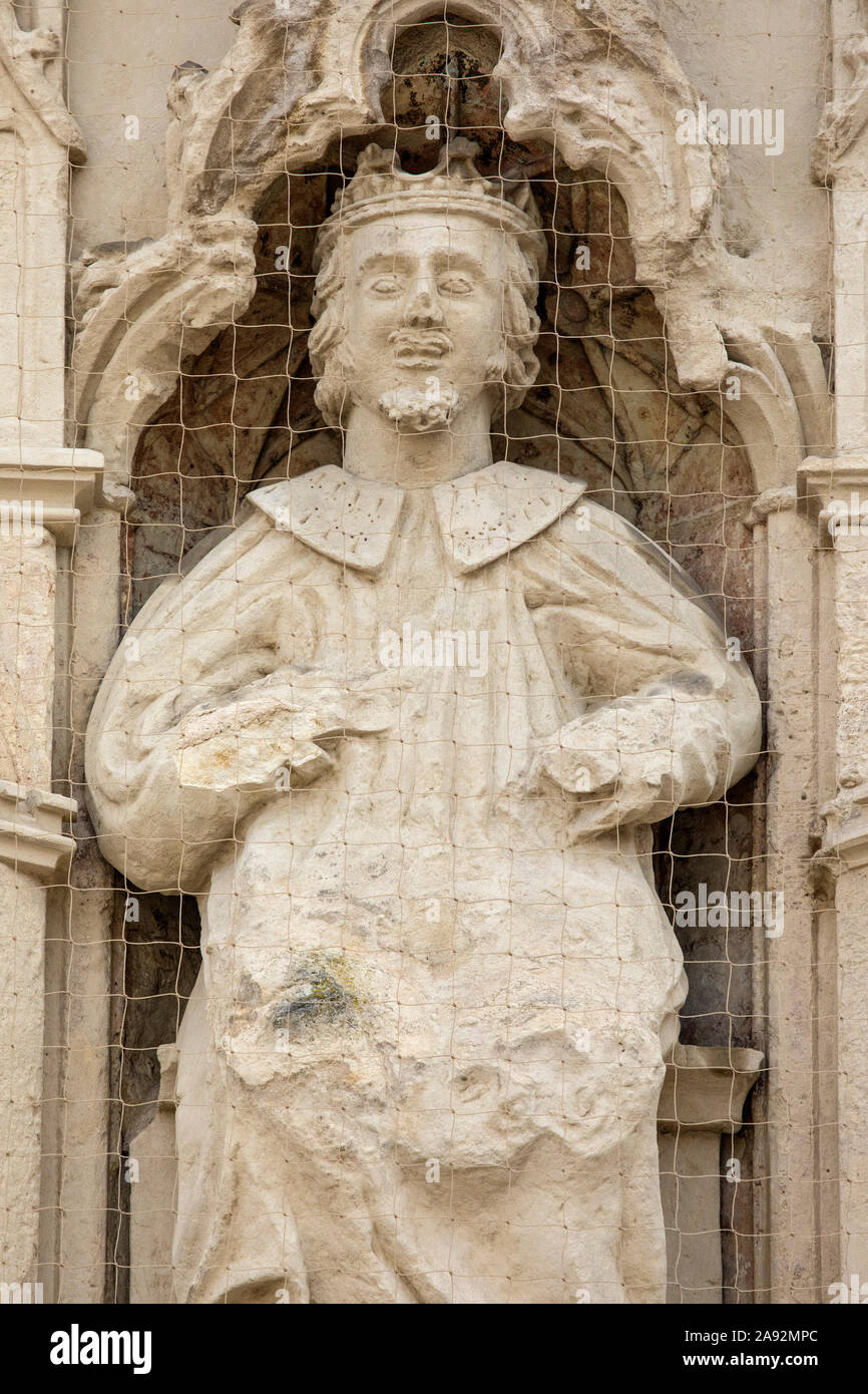 Close-up of a sculpture on the exterior of Exeter Cathedral in the city ...