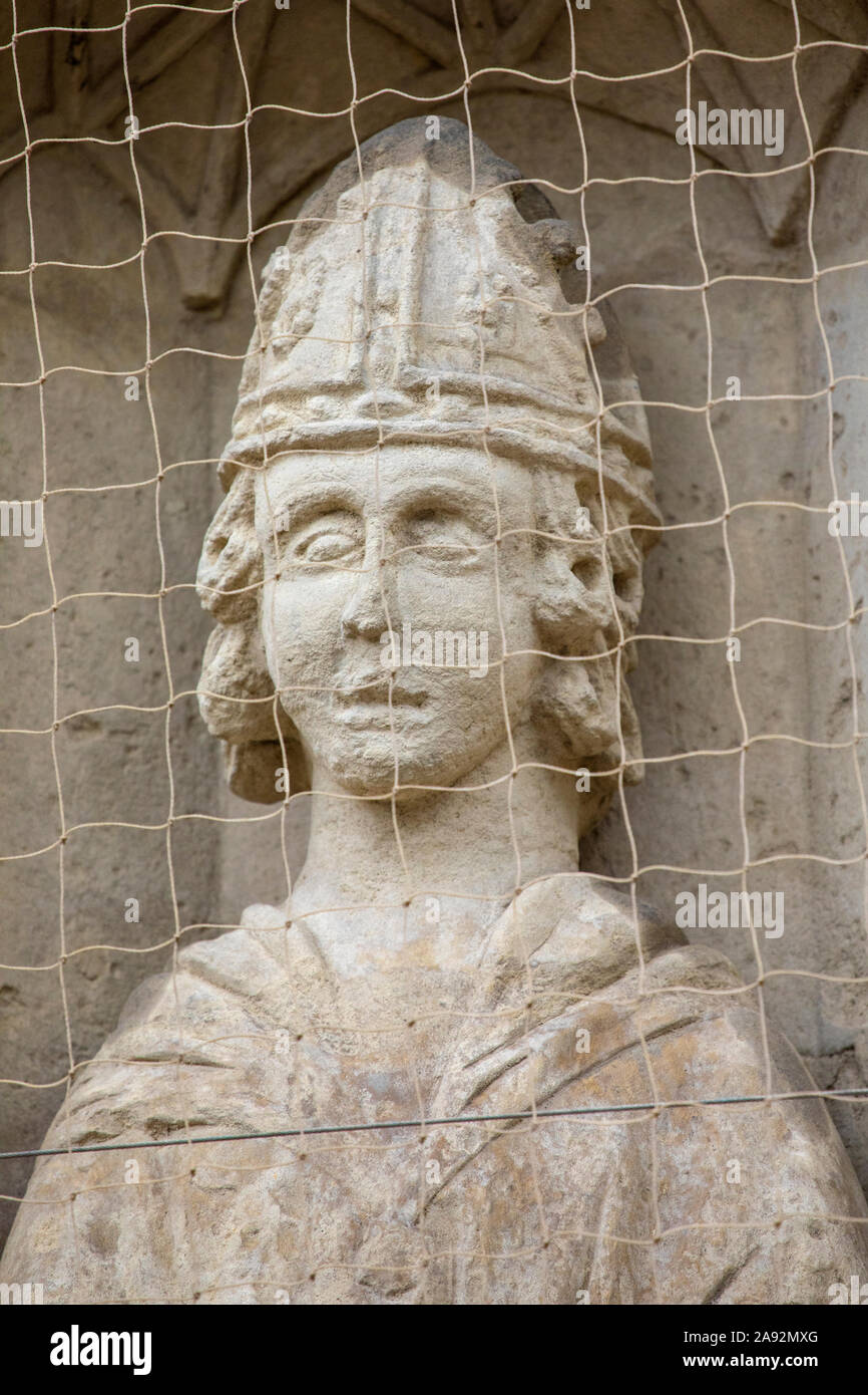 Close-up of a sculpture on the exterior of Exeter Cathedral in the city ...