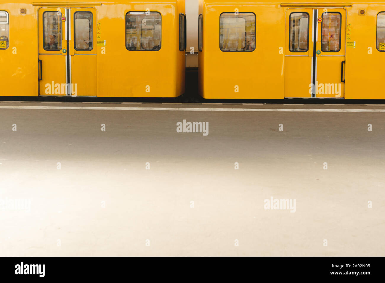 Yellow subway hi-res stock photography and images - Alamy