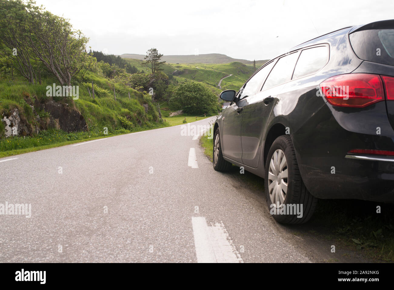 Car scene on road hi-res stock photography and images - Alamy