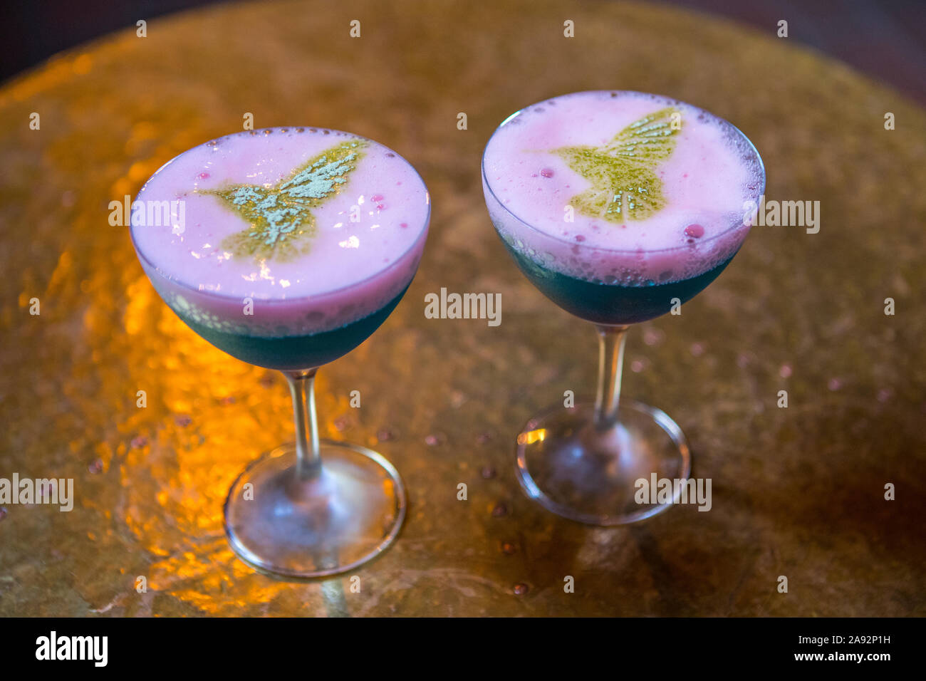 Sophisticated cocktails hi-res stock photography and images - Alamy