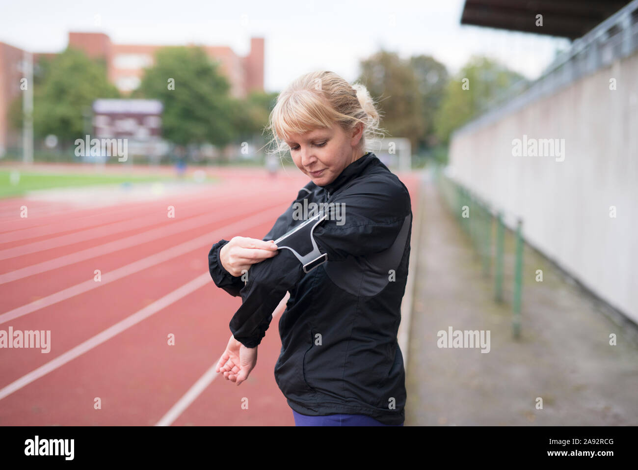 Checking cell hi-res stock photography and images - Alamy