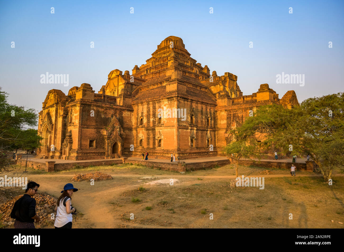 Dhammayangyi temple hi-res stock photography and images - Alamy